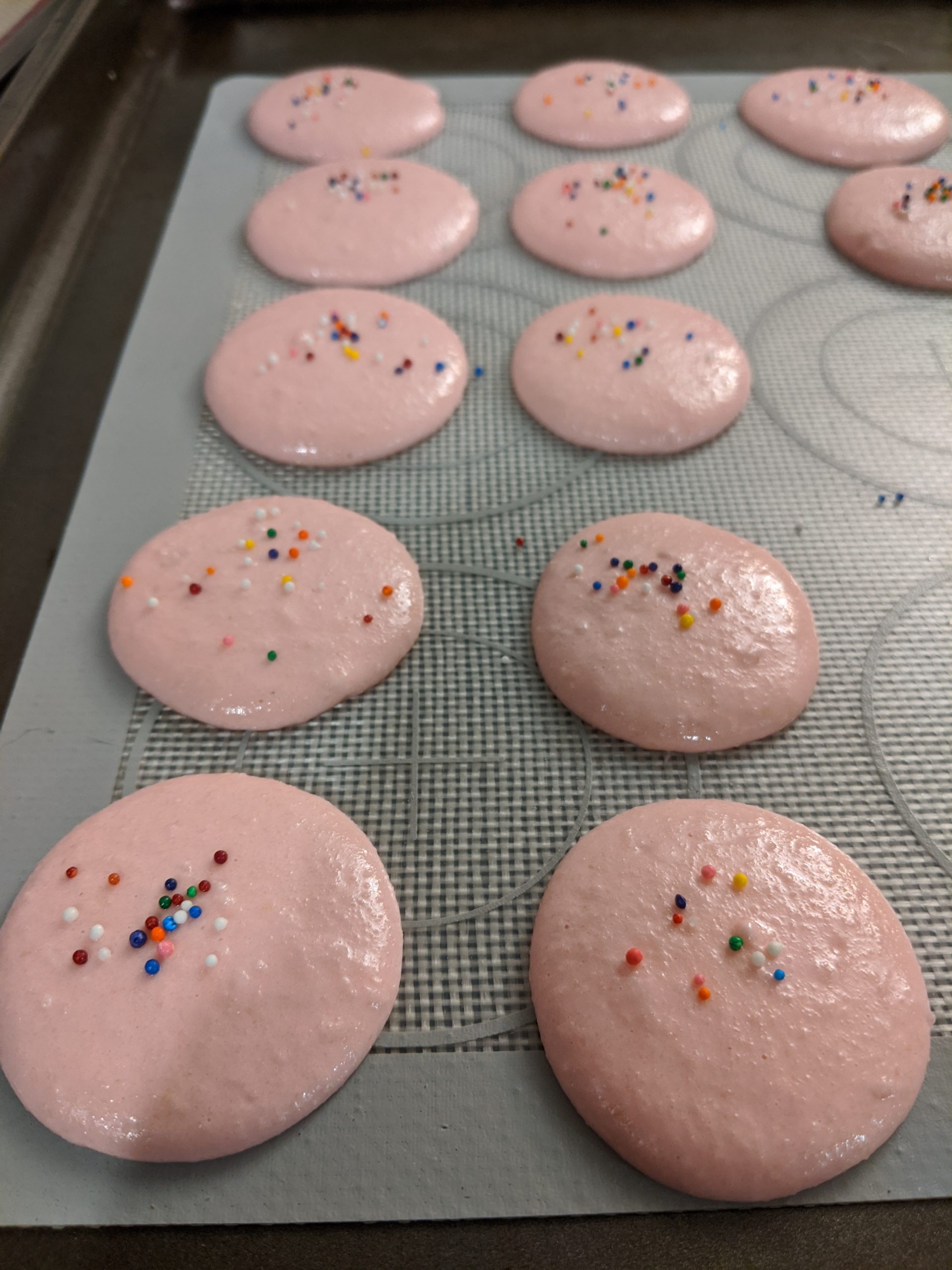 How to Color Macarons - Kitchen Foliage