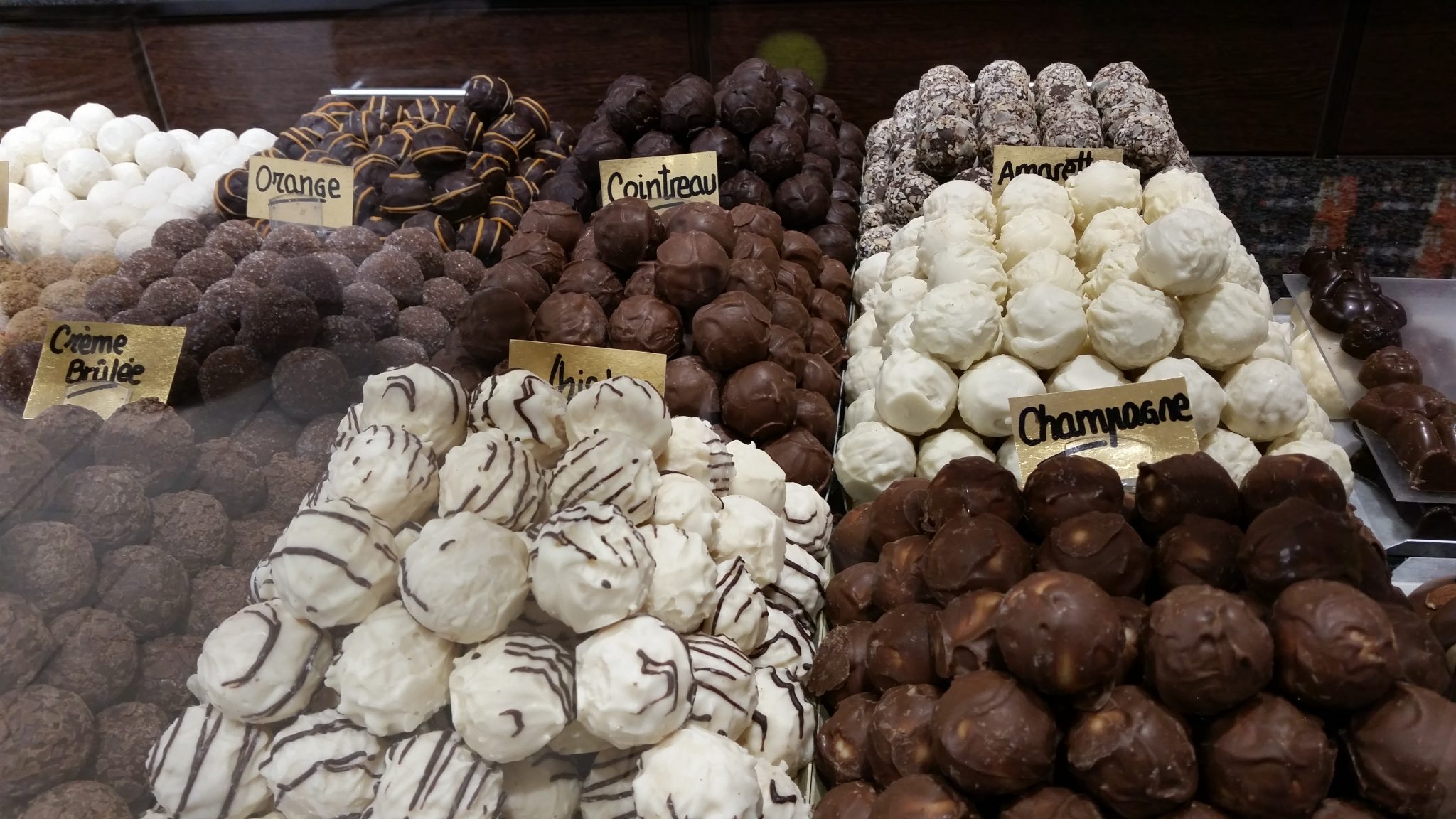 Science Behind Tempering Chocolate - Kitchen Foliage