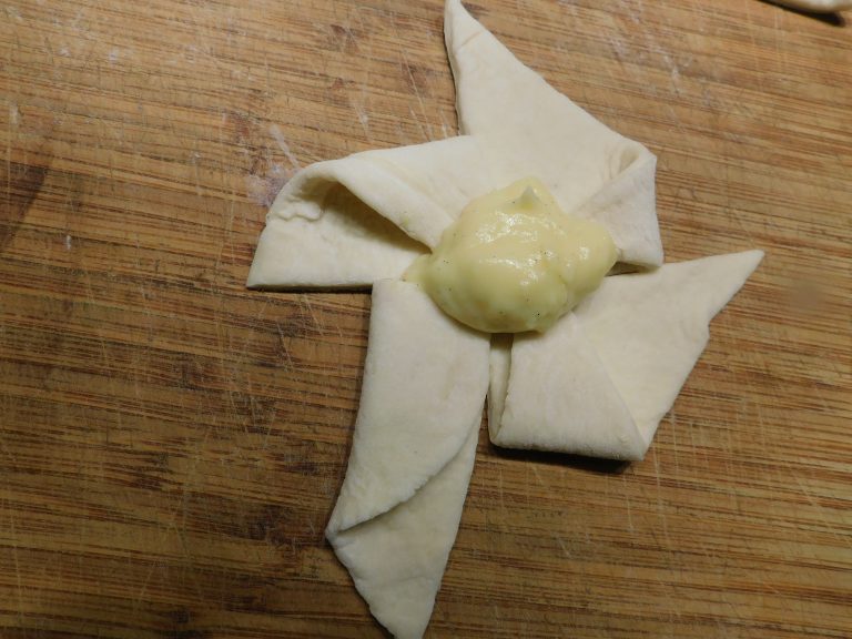 6 Classic Danish Pastry Shapes - Kitchen Foliage