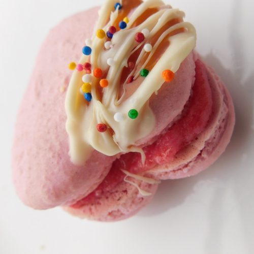 Raspberry Macaron Recipe – Kitchen Foliage