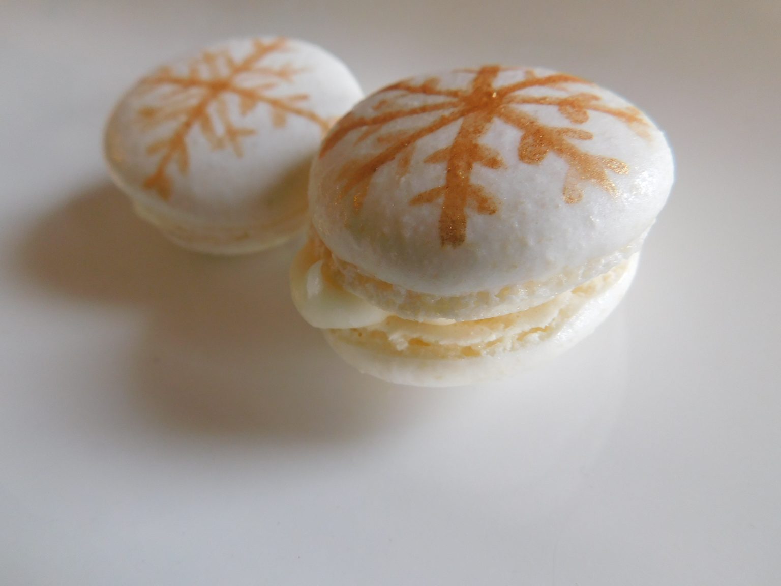 8 Christmas Macaron Flavors - Kitchen Foliage