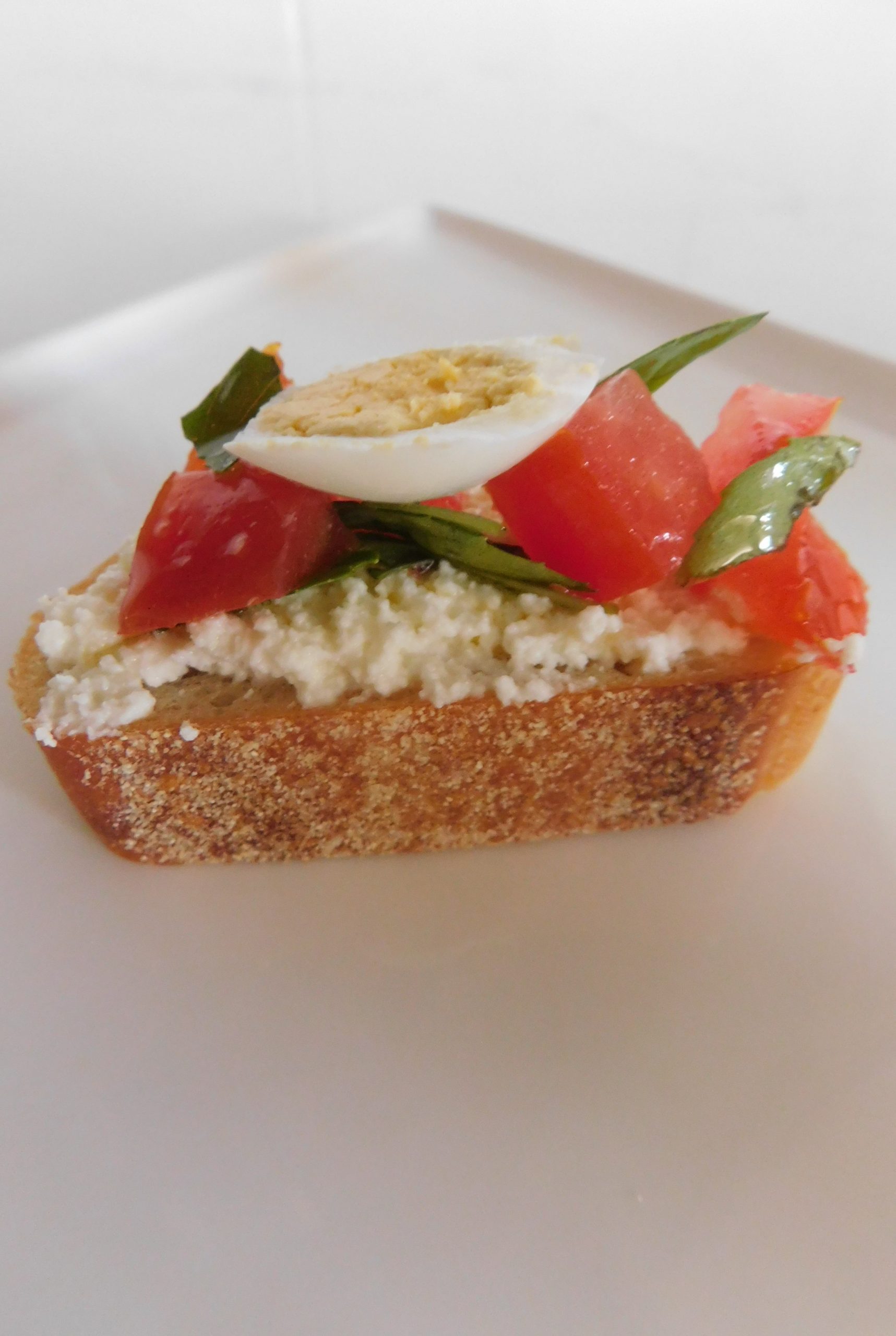 6 Breakfast Crostini Recipe Ideas - Kitchen Foliage