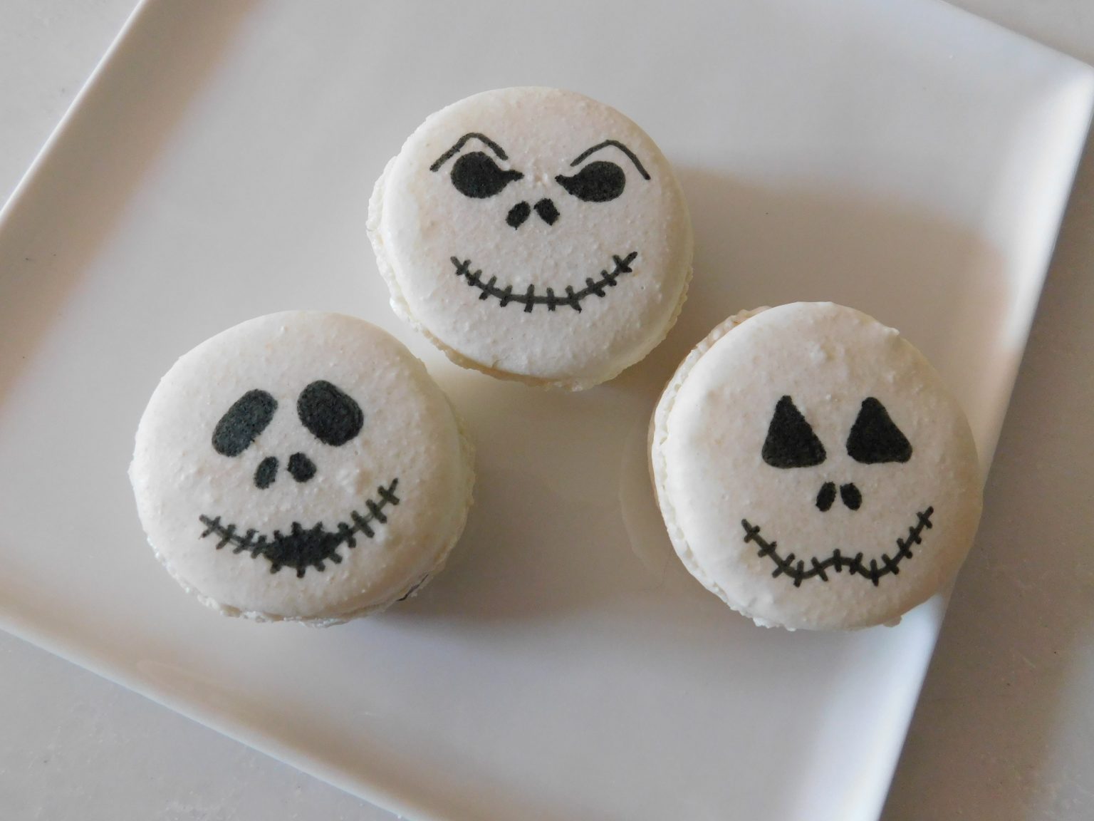 How to Make Halloween Macarons - Kitchen Foliage