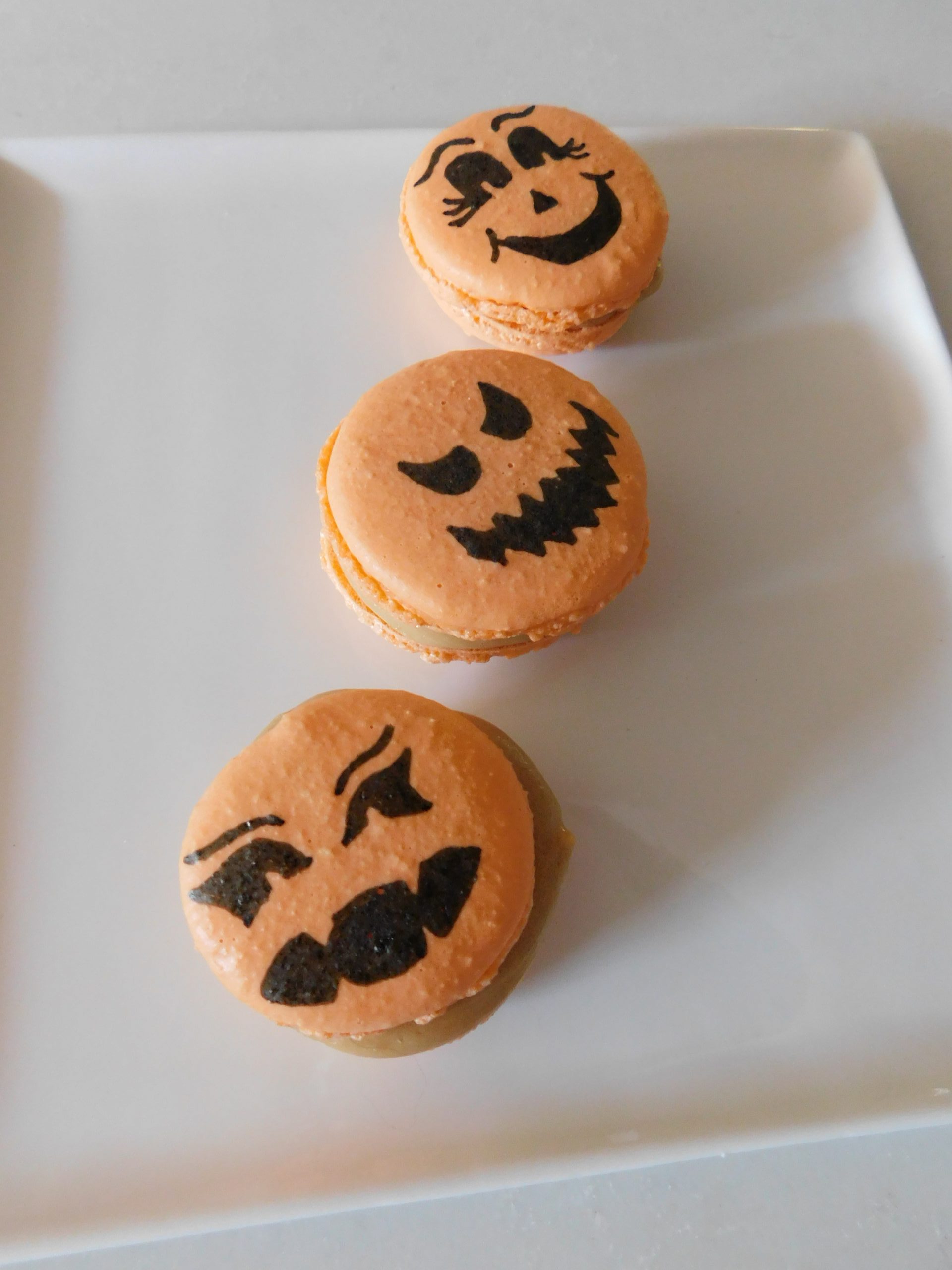 How to Make Halloween Macarons - Kitchen Foliage