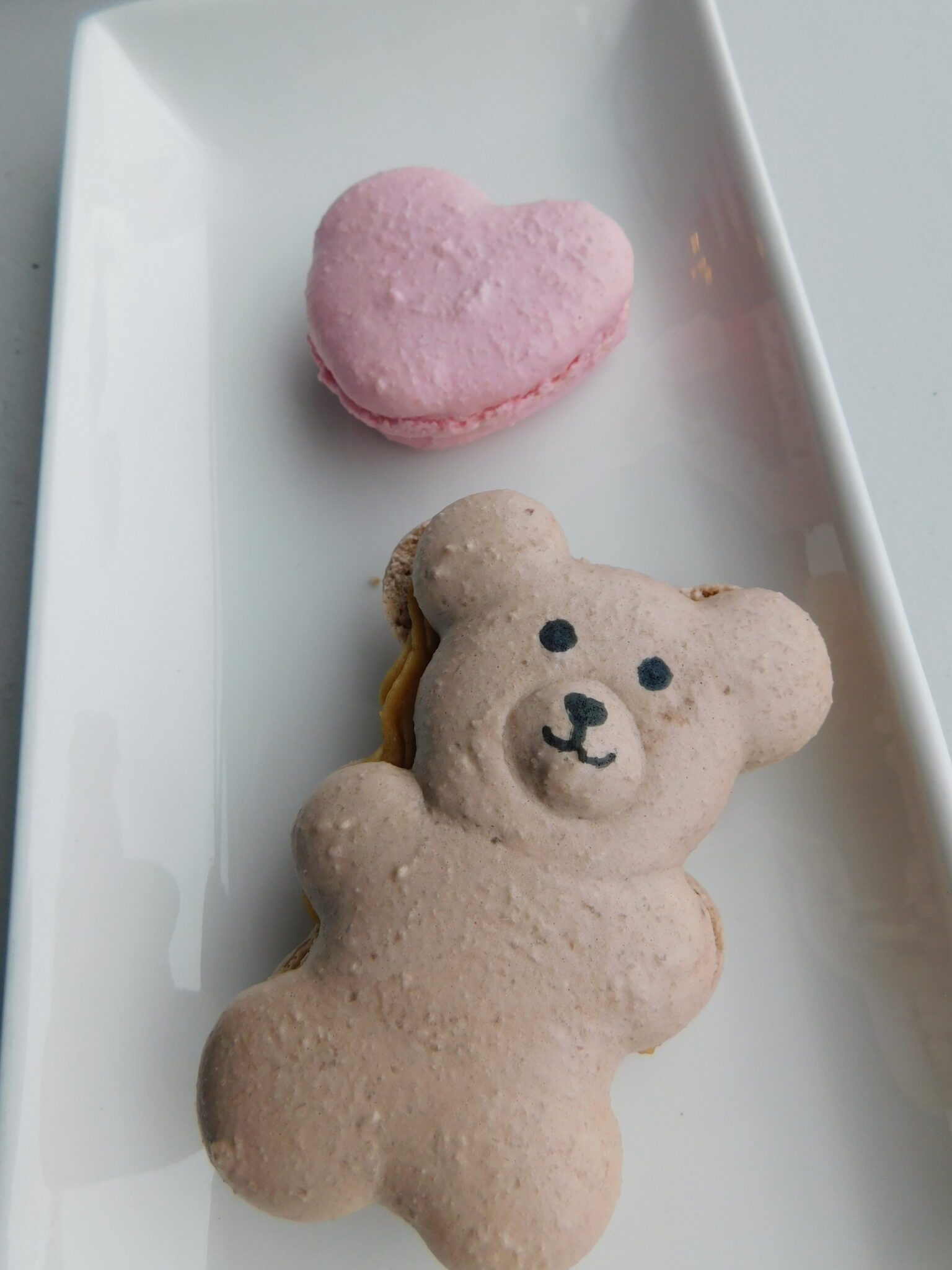 How to Decorate Valentine's Day Macarons - Kitchen Foliage