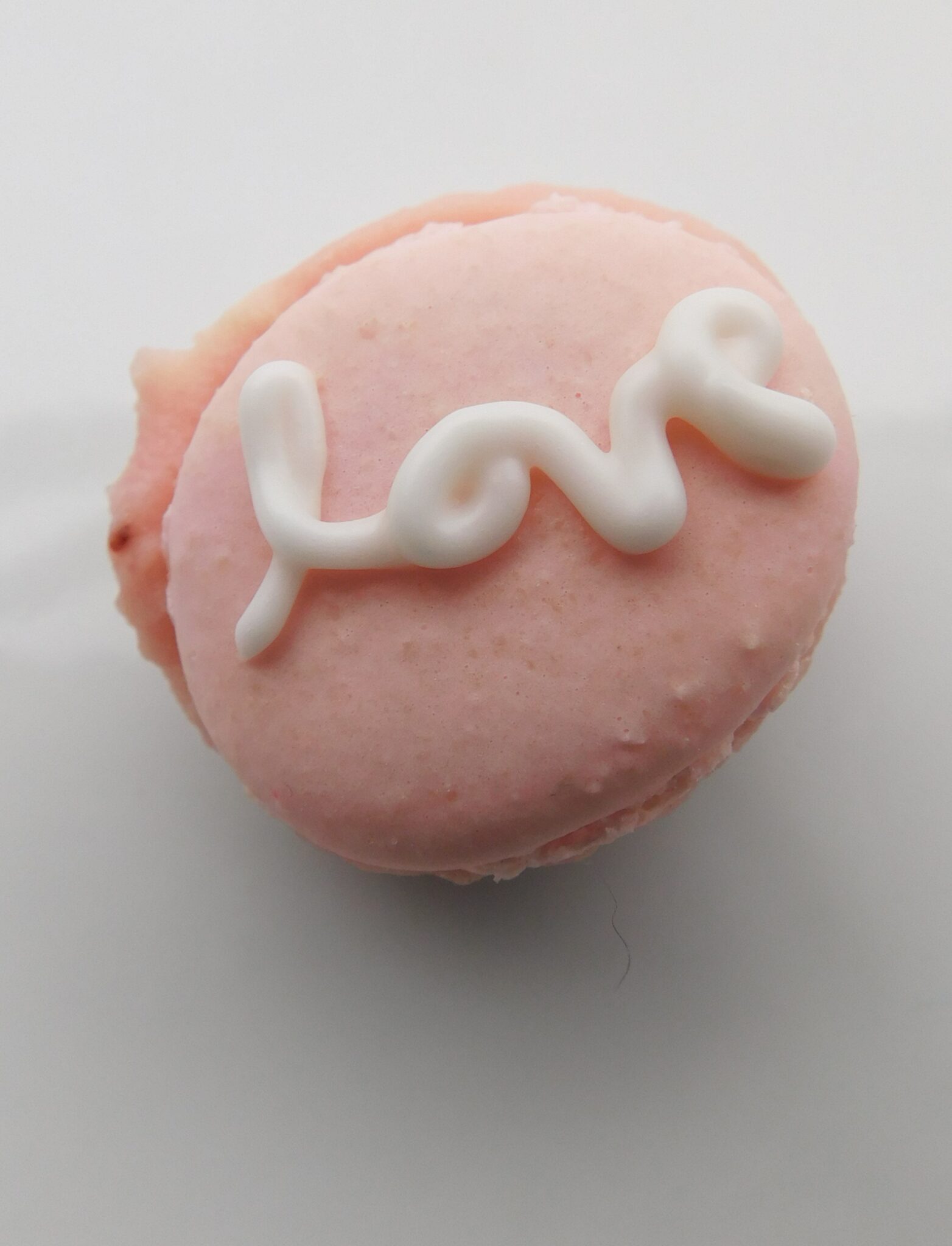 How to Decorate Valentine's Day Macarons - Kitchen Foliage