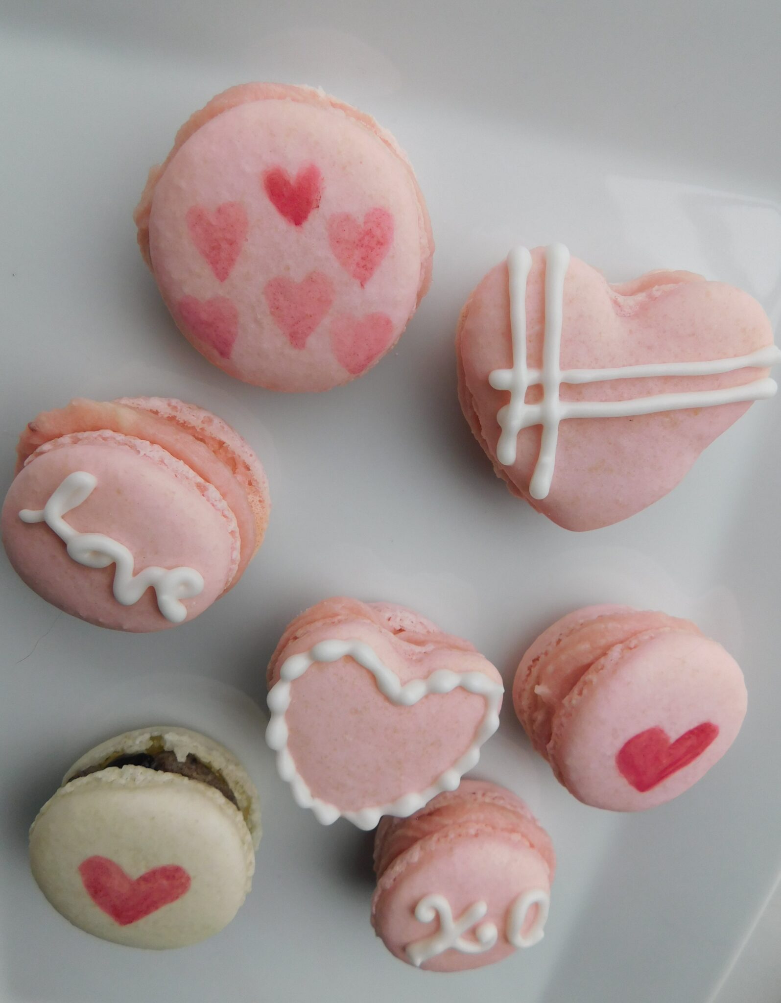 How to Display Macarons at a Party - Kitchen Foliage