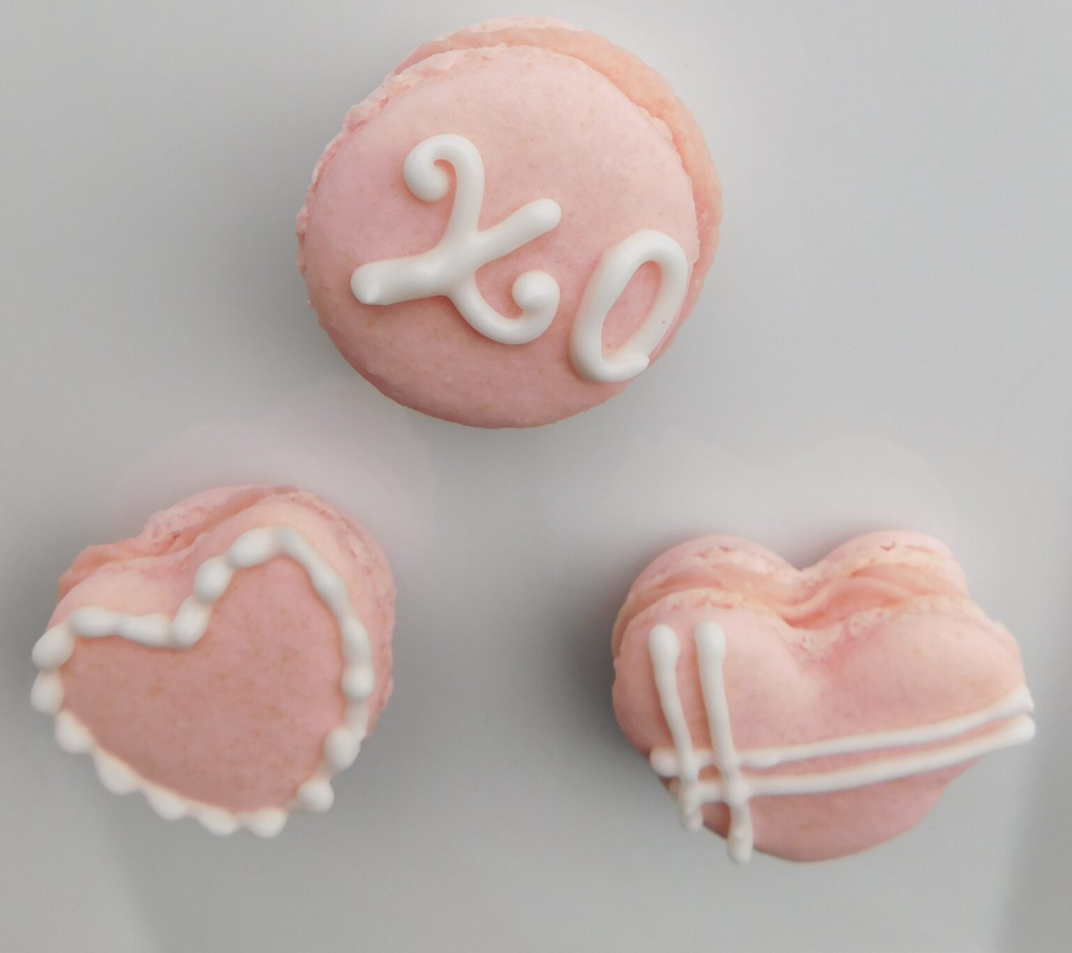 How to Decorate Valentine's Day Macarons - Kitchen Foliage