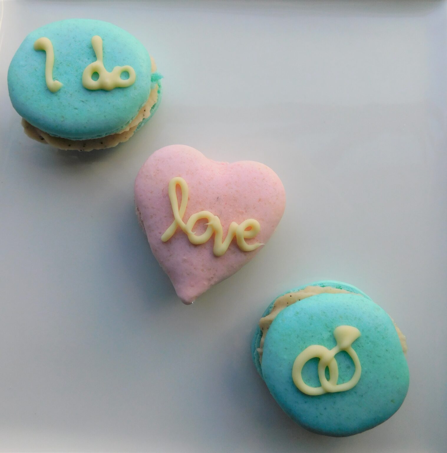 How to Display Macarons at a Party - Kitchen Foliage