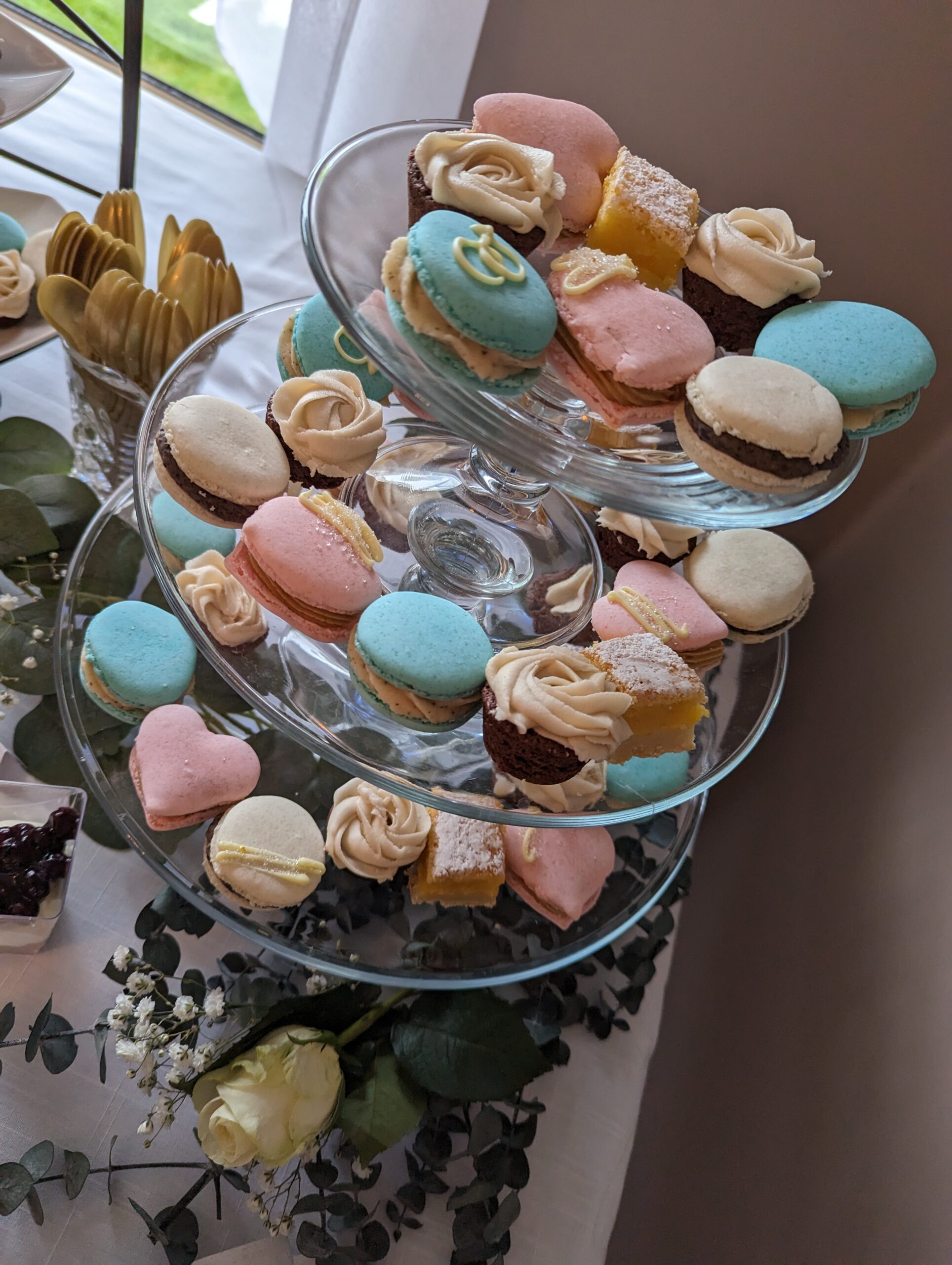 How to Display Macarons at a Party - Kitchen Foliage